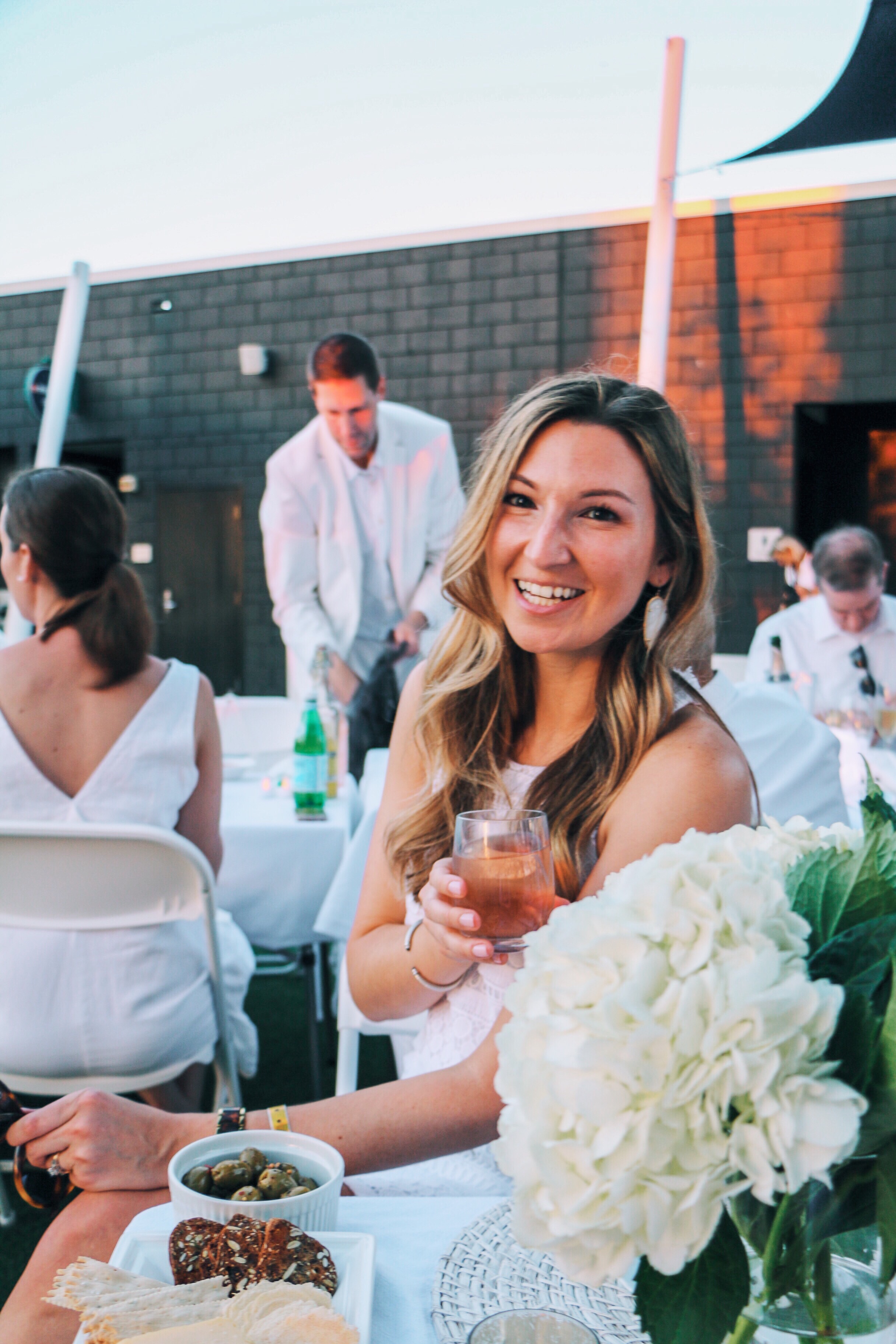 Diner en Blanc Recap: An Outdoor Dinner Party at Nationals Park ...